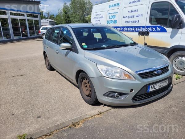 Grey Ford Focus 2010 in Jekabpils, with an engine capacity of 1.60 L and mileage of 285 thousand km for 750 €, photo 4 on AUTOMOTO.COM.LV