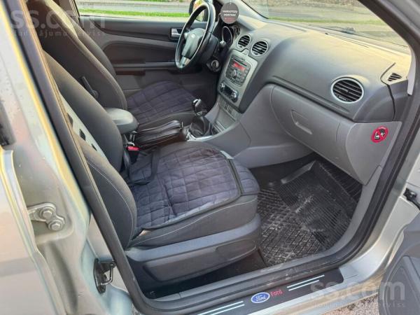 Grey Ford Focus 2010 in Tukums, with an engine capacity of 1.60 L and mileage of 275 thousand km for 2800 €, photo 8 on AUTOMOTO.COM.LV