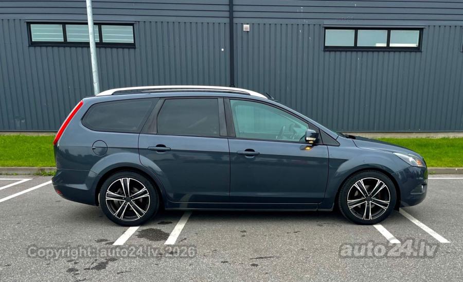 Pelēks Ford Focus 2010 Pērnava, ar dzinēja tilpumu 1.60 L un nobraukumu 245 tūkst. km par 2999 €, foto 5 vietnē AUTOMOTO.COM.LV