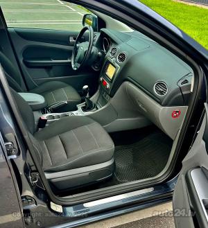 Pelēks Ford Focus 2010 Pērnava, ar dzinēja tilpumu 1.60 L un nobraukumu 245 tūkst. km par 2999 €, foto 12 vietnē AUTOMOTO.COM.LV