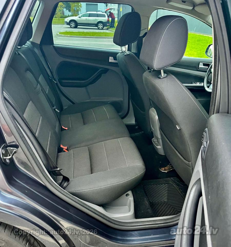 Pelēks Ford Focus 2010 Pērnava, ar dzinēja tilpumu 1.60 L un nobraukumu 245 tūkst. km par 2999 €, foto 14 vietnē AUTOMOTO.COM.LV