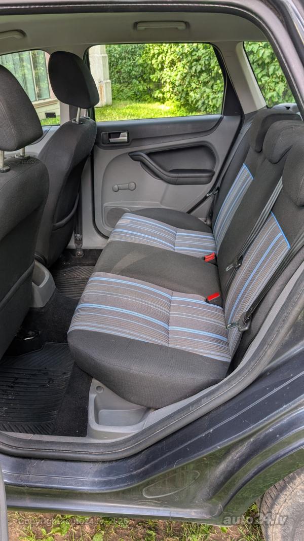 Pelēks Ford Focus 2010 Otepē, ar dzinēja tilpumu 1.60 L un nobraukumu 227 tūkst. km par 1200 €, foto 8 vietnē AUTOMOTO.COM.LV