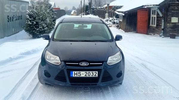 Grey Ford Focus 2011 in Cesis, with an engine capacity of 1.60 L and mileage of 181 thousand km for 2900 €, photo 2 on AUTOMOTO.COM.LV