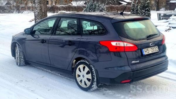 Grey Ford Focus 2011 in Cesis, with an engine capacity of 1.60 L and mileage of 181 thousand km for 2900 €, photo 7 on AUTOMOTO.COM.LV