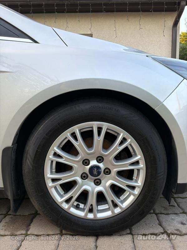 Pelēks Ford Focus 2011 Tallina, ar dzinēja tilpumu 1.60 L un nobraukumu 173 tūkst. km par 3999 €, foto 6 vietnē AUTOMOTO.COM.LV