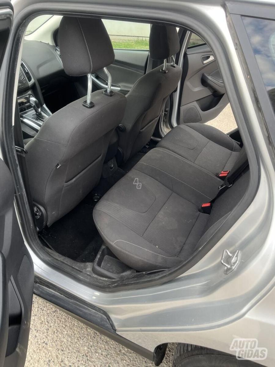 Pelēks Ford Focus 2011 Jurbarkas, ar dzinēja tilpumu 2.00 L un nobraukumu 330 tūkst. km par 2900 €, foto 12 vietnē AUTOMOTO.COM.LV