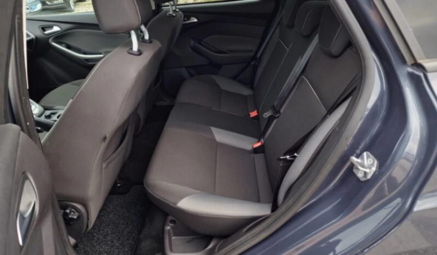 Pelēks Ford Focus 2011 Rīga, ar dzinēja tilpumu 1.60 L un nobraukumu 244 tūkst. km par 4700 €, foto 1 vietnē AUTOMOTO.COM.LV