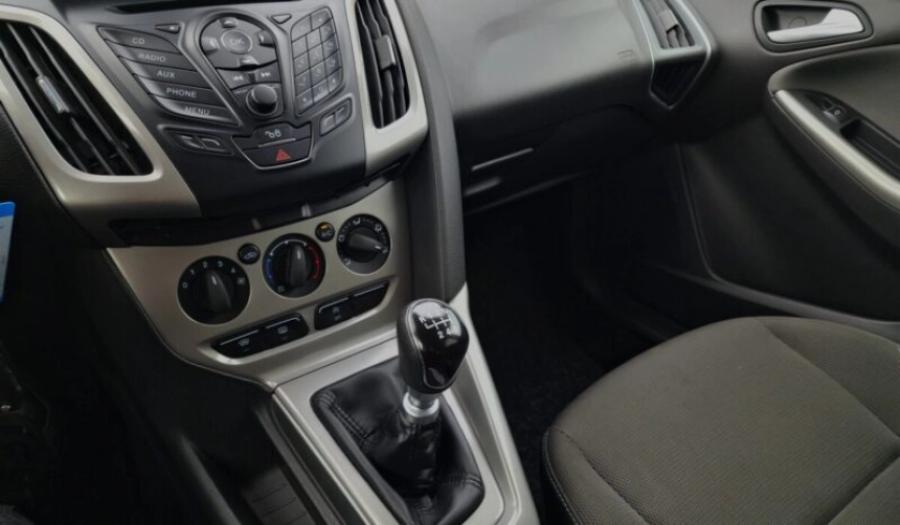 Pelēks Ford Focus 2011 Rīga, ar dzinēja tilpumu 1.60 L un nobraukumu 244 tūkst. km par 4700 €, foto 5 vietnē AUTOMOTO.COM.LV