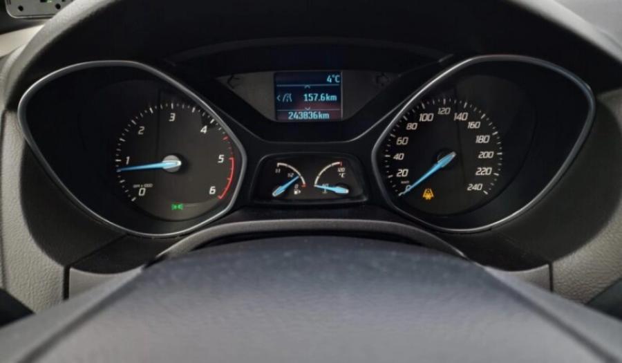 Pelēks Ford Focus 2011 Rīga, ar dzinēja tilpumu 1.60 L un nobraukumu 244 tūkst. km par 4700 €, foto 7 vietnē AUTOMOTO.COM.LV