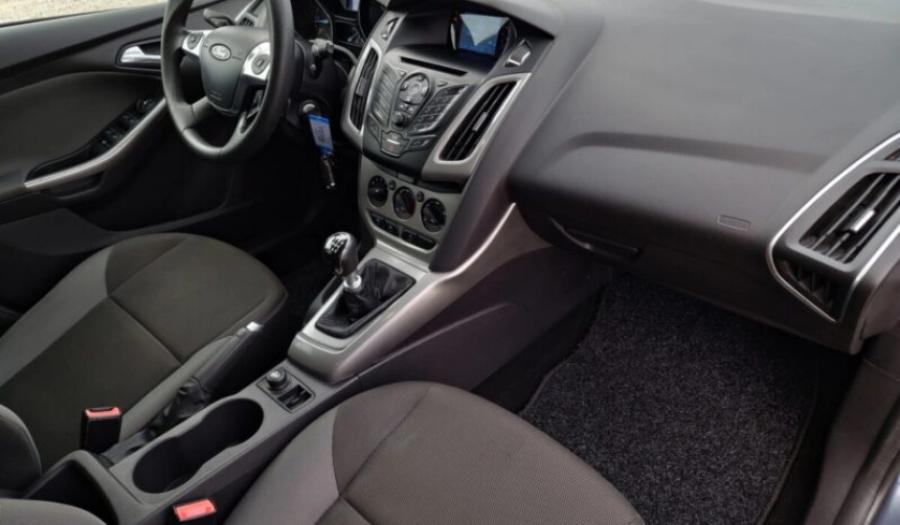 Pelēks Ford Focus 2011 Rīga, ar dzinēja tilpumu 1.60 L un nobraukumu 244 tūkst. km par 4700 €, foto 11 vietnē AUTOMOTO.COM.LV