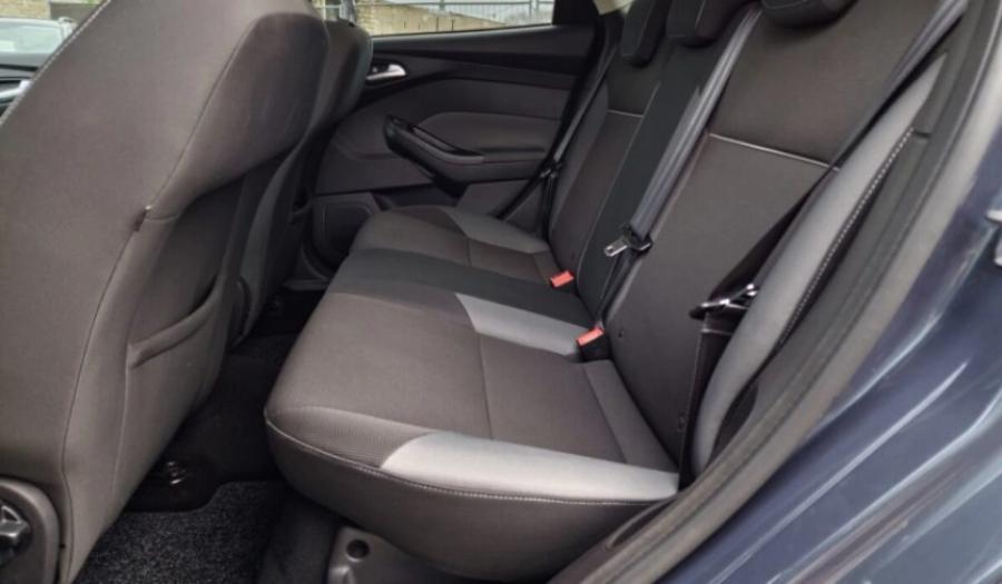 Pelēks Ford Focus 2011 Rīga, ar dzinēja tilpumu 1.60 L un nobraukumu 244 tūkst. km par 4700 €, foto 15 vietnē AUTOMOTO.COM.LV