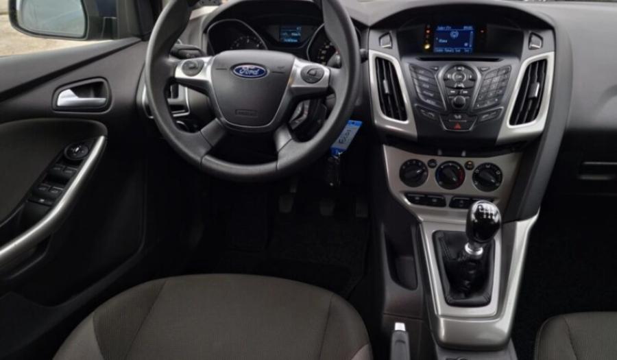 Pelēks Ford Focus 2011 Rīga, ar dzinēja tilpumu 1.60 L un nobraukumu 244 tūkst. km par 4700 €, foto 16 vietnē AUTOMOTO.COM.LV