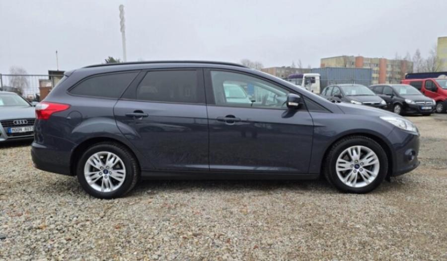 Pelēks Ford Focus 2011 Rīga, ar dzinēja tilpumu 1.60 L un nobraukumu 244 tūkst. km par 4700 €, foto 22 vietnē AUTOMOTO.COM.LV