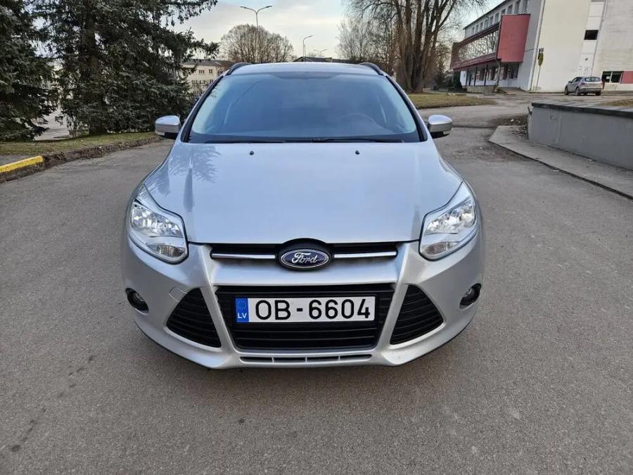 Pelēks Ford Focus 2011 Jēkabpils, ar dzinēja tilpumu 1.60 L un nobraukumu 256 tūkst. km par 4490 €, foto 3 vietnē AUTOMOTO.COM.LV