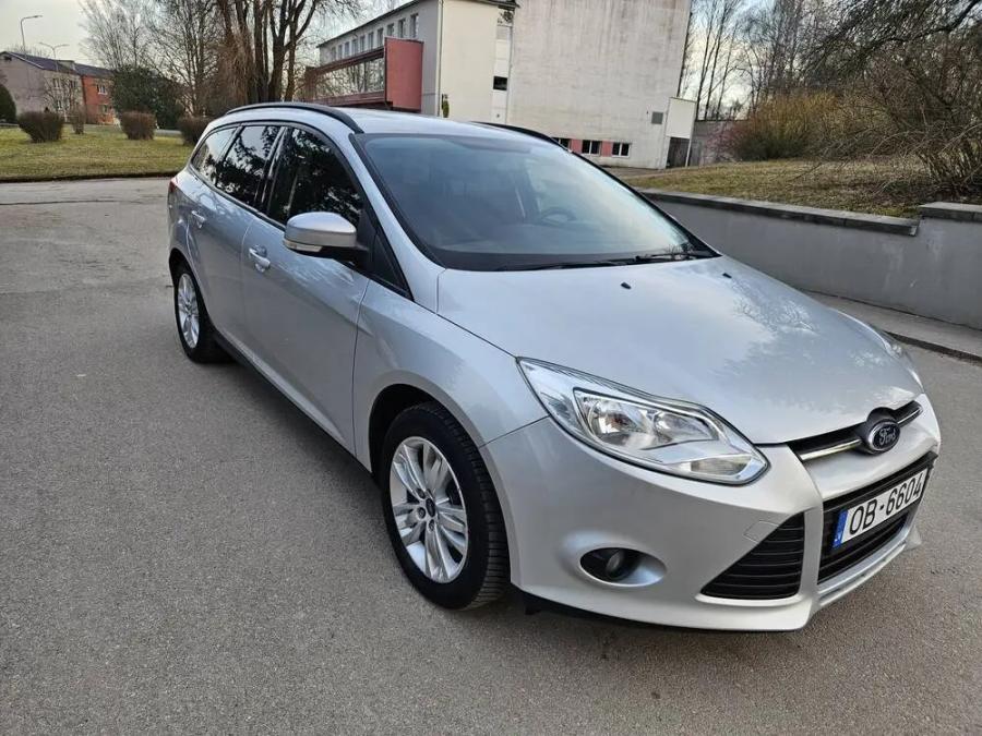 Pelēks Ford Focus 2011 Jēkabpils, ar dzinēja tilpumu 1.60 L un nobraukumu 256 tūkst. km par 4490 €, foto 4 vietnē AUTOMOTO.COM.LV
