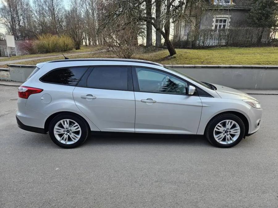 Pelēks Ford Focus 2011 Jēkabpils, ar dzinēja tilpumu 1.60 L un nobraukumu 256 tūkst. km par 4490 €, foto 5 vietnē AUTOMOTO.COM.LV