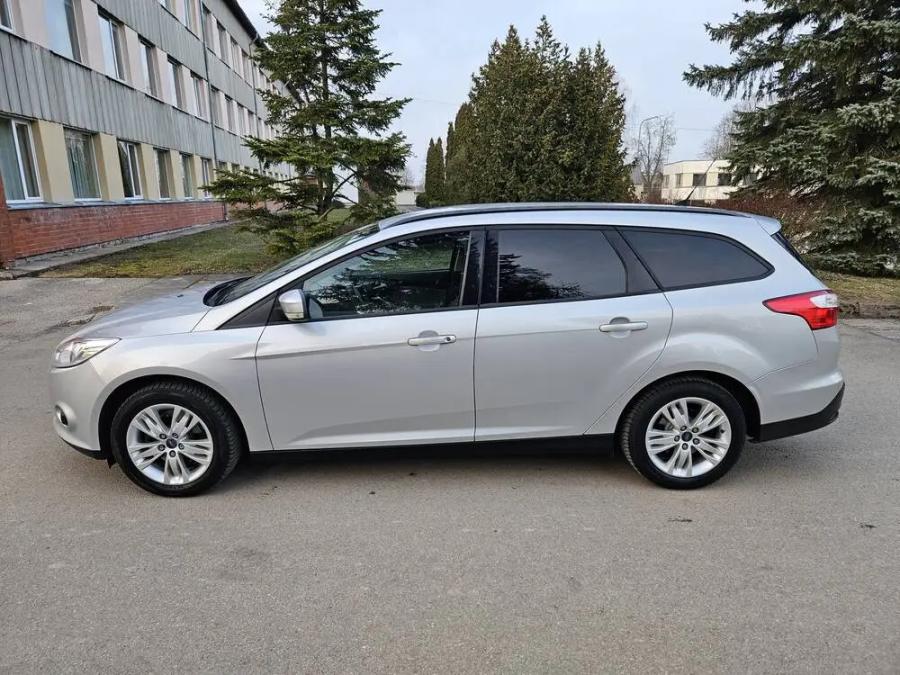 Pelēks Ford Focus 2011 Jēkabpils, ar dzinēja tilpumu 1.60 L un nobraukumu 256 tūkst. km par 4490 €, foto 10 vietnē AUTOMOTO.COM.LV