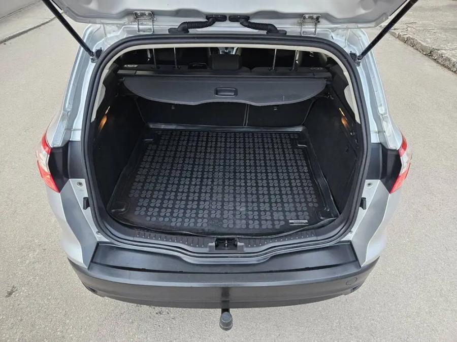 Pelēks Ford Focus 2011 Jēkabpils, ar dzinēja tilpumu 1.60 L un nobraukumu 256 tūkst. km par 4490 €, foto 14 vietnē AUTOMOTO.COM.LV