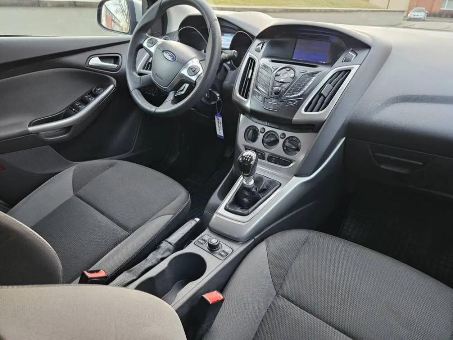 Pelēks Ford Focus 2011 Jēkabpils, ar dzinēja tilpumu 1.60 L un nobraukumu 256 tūkst. km par 4490 €, foto 17 vietnē AUTOMOTO.COM.LV