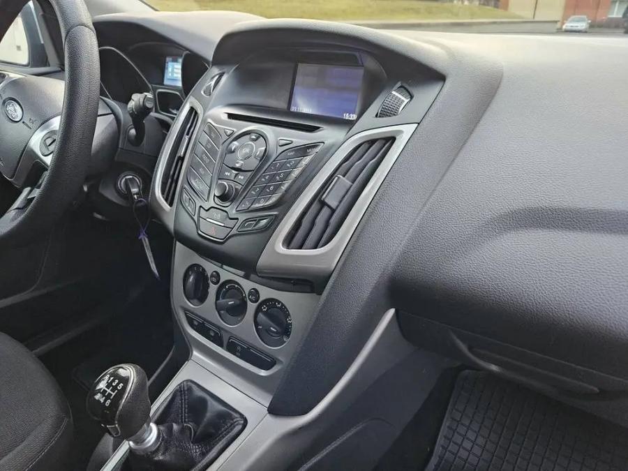 Pelēks Ford Focus 2011 Jēkabpils, ar dzinēja tilpumu 1.60 L un nobraukumu 256 tūkst. km par 4490 €, foto 20 vietnē AUTOMOTO.COM.LV