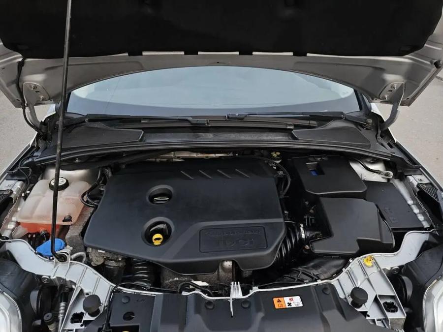 Pelēks Ford Focus 2011 Jēkabpils, ar dzinēja tilpumu 1.60 L un nobraukumu 256 tūkst. km par 4490 €, foto 21 vietnē AUTOMOTO.COM.LV