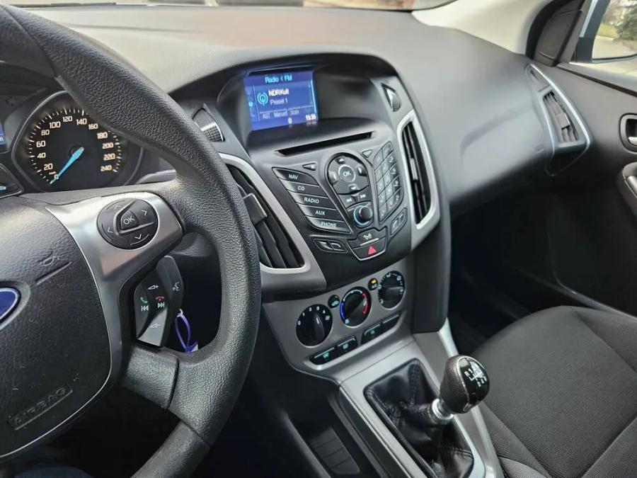 Pelēks Ford Focus 2011 Jēkabpils, ar dzinēja tilpumu 1.60 L un nobraukumu 256 tūkst. km par 4490 €, foto 22 vietnē AUTOMOTO.COM.LV