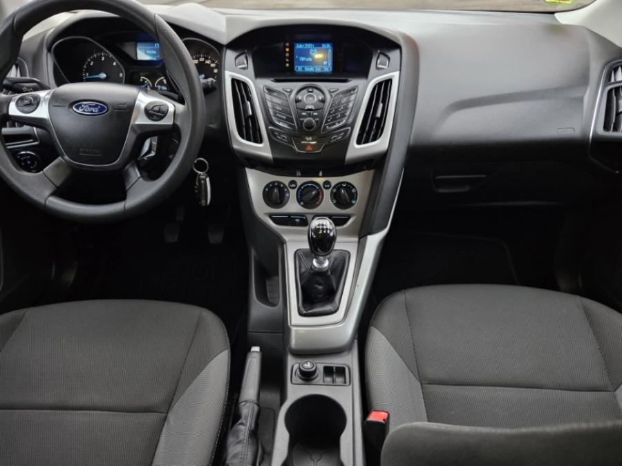 Grey Ford Focus 2011 in Riga, with an engine capacity of 1.60 L and mileage of 234 thousand km for 4490 €, photo 19 on AUTOMOTO.COM.LV