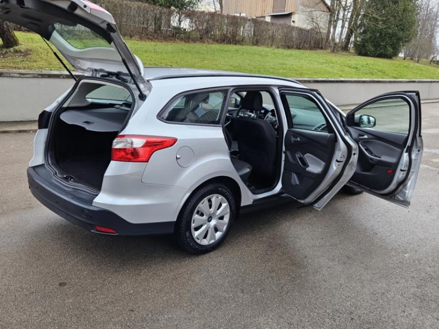 Grey Ford Focus 2011 in Riga, with an engine capacity of 1.60 L and mileage of 234 thousand km for 4490 €, photo 21 on AUTOMOTO.COM.LV