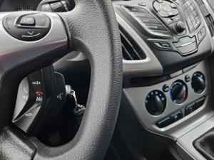 Grey Ford Focus 2011 in Riga, with an engine capacity of 1.60 L and mileage of 234 thousand km for 4490 €, photo 32 on AUTOMOTO.COM.LV