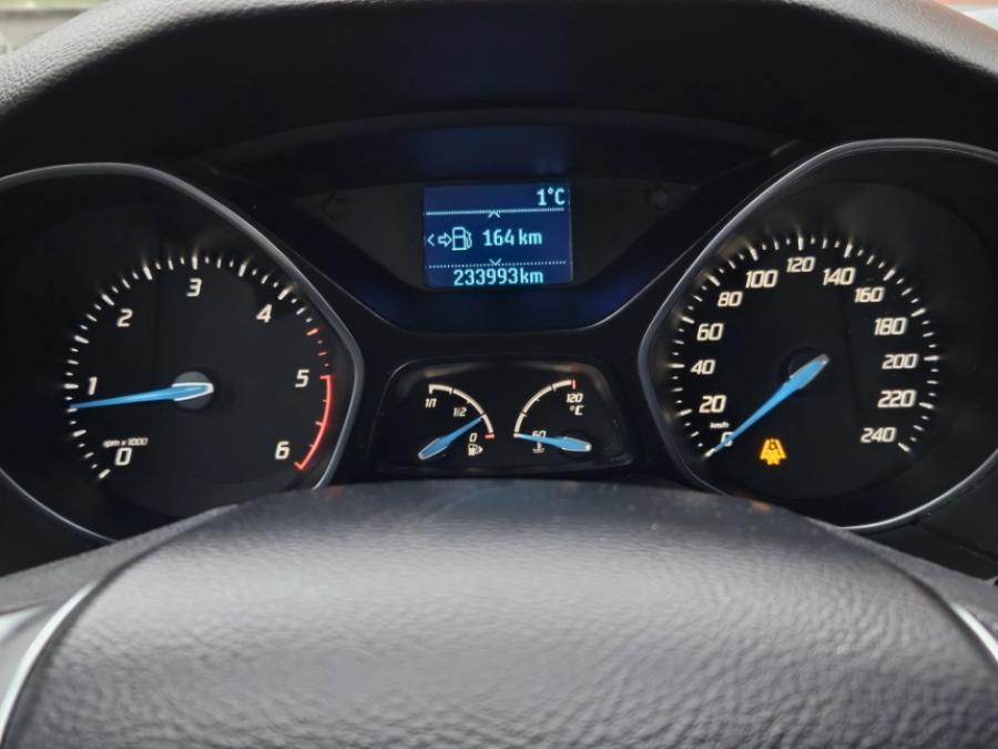 Grey Ford Focus 2011 in Riga, with an engine capacity of 1.60 L and mileage of 234 thousand km for 4490 €, photo 33 on AUTOMOTO.COM.LV