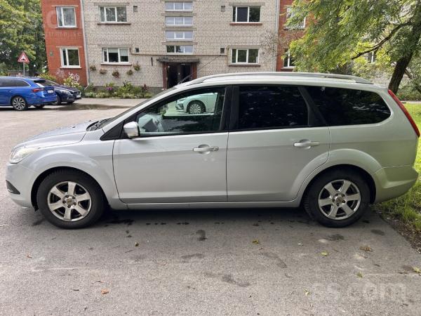 Pelēks Ford Focus 2011 Rīga, ar dzinēja tilpumu 1.60 L un nobraukumu 263 tūkst. km par 2500 €, foto 3 vietnē AUTOMOTO.COM.LV