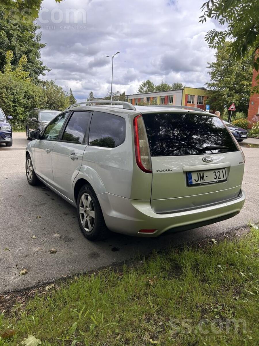 Grey Ford Focus 2011 in Riga, with an engine capacity of 1.60 L and mileage of 263 thousand km for 2500 €, photo 5 on AUTOMOTO.COM.LV