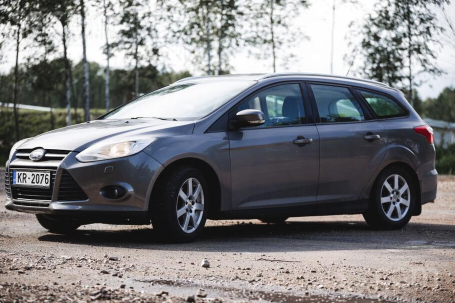 Pelēks Ford Focus 2011 Rīga, ar dzinēja tilpumu 1.60 L un nobraukumu 314 tūkst. km par 2550 €, foto 3 vietnē AUTOMOTO.COM.LV