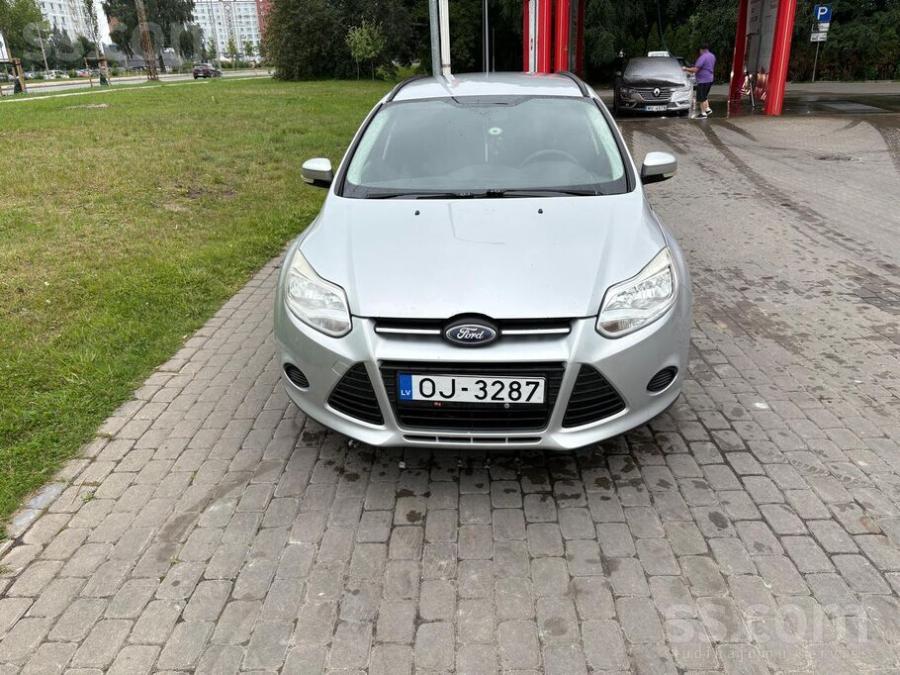 Grey Ford Focus 2011 in Riga, with an engine capacity of 1.60 L and mileage of 266 thousand km for 2700 €, photo 1 on AUTOMOTO.COM.LV