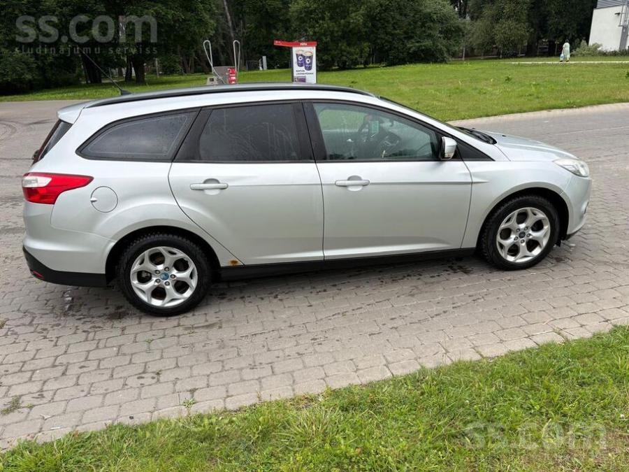 Grey Ford Focus 2011 in Riga, with an engine capacity of 1.60 L and mileage of 266 thousand km for 2700 €, photo 3 on AUTOMOTO.COM.LV