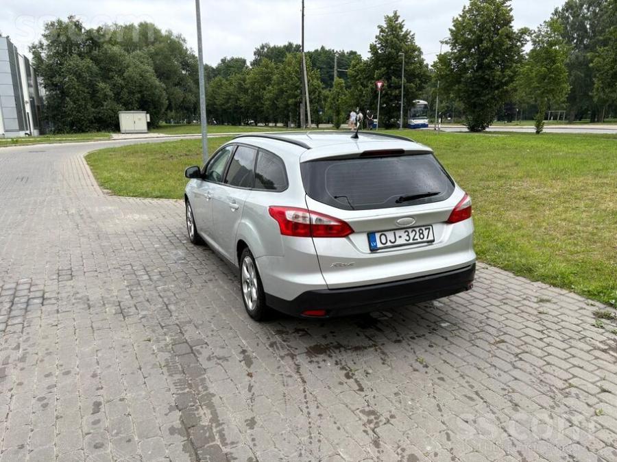 Grey Ford Focus 2011 in Riga, with an engine capacity of 1.60 L and mileage of 266 thousand km for 2700 €, photo 5 on AUTOMOTO.COM.LV