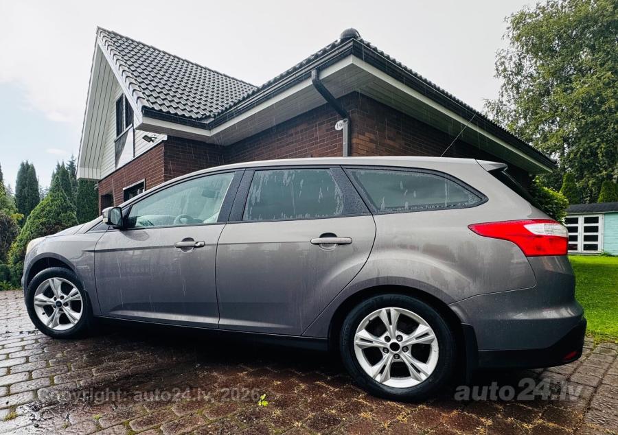 Pelēks Ford Focus 2011 Tallina, ar dzinēja tilpumu 1.60 L un nobraukumu 257 tūkst. km par 3500 €, foto 5 vietnē AUTOMOTO.COM.LV