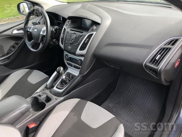 Pelēks Ford Focus 2012 Valmiera, ar dzinēja tilpumu 1.60 L un nobraukumu 260 tūkst. km par 3950 €, foto 5 vietnē AUTOMOTO.COM.LV