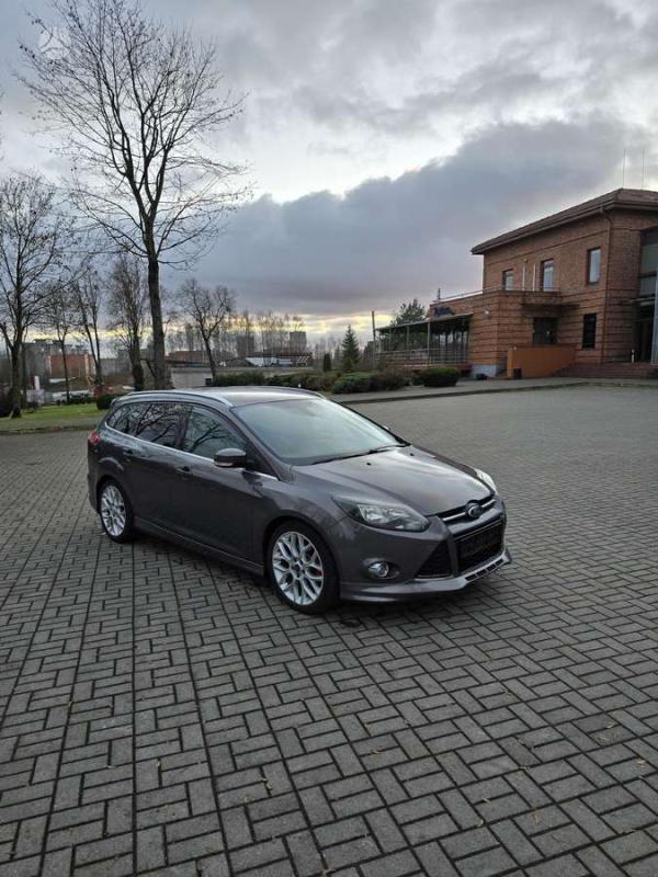 Grey Ford Focus 2012 in Marijampole, with an engine capacity of 2.00 L and mileage of 245 thousand km for 4500 €, photo 7 on AUTOMOTO.COM.LV