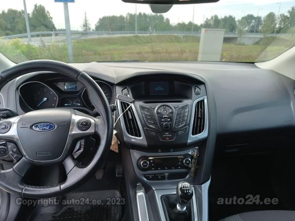 Pelēks Ford Focus 2012 Tallina, ar dzinēja tilpumu 2.00 L un nobraukumu 290 tūkst. km par 2300 €, foto 6 vietnē AUTOMOTO.COM.LV