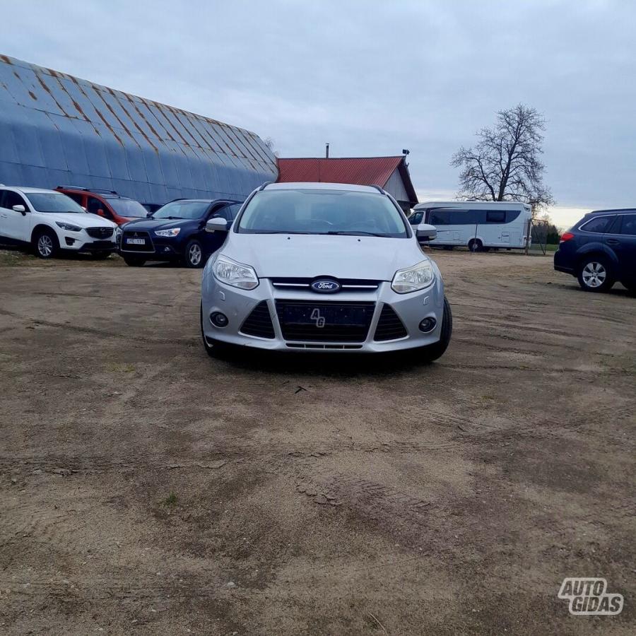 Grey Ford Focus 2012 in Marijampole, with an engine capacity of 1.60 L and mileage of 247 thousand km for 2400 €, photo 4 on AUTOMOTO.COM.LV