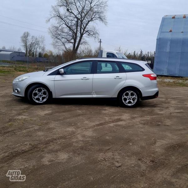 Pelēks Ford Focus 2012 Marijampole, ar dzinēja tilpumu 1.60 L un nobraukumu 247 tūkst. km par 2400 €, foto 4 vietnē AUTOMOTO.COM.LV