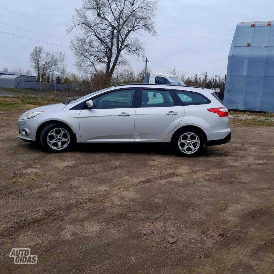 Grey Ford Focus 2012 in Marijampole, with an engine capacity of 1.60 L and mileage of 247 thousand km for 2400 €, photo 5 on AUTOMOTO.COM.LV