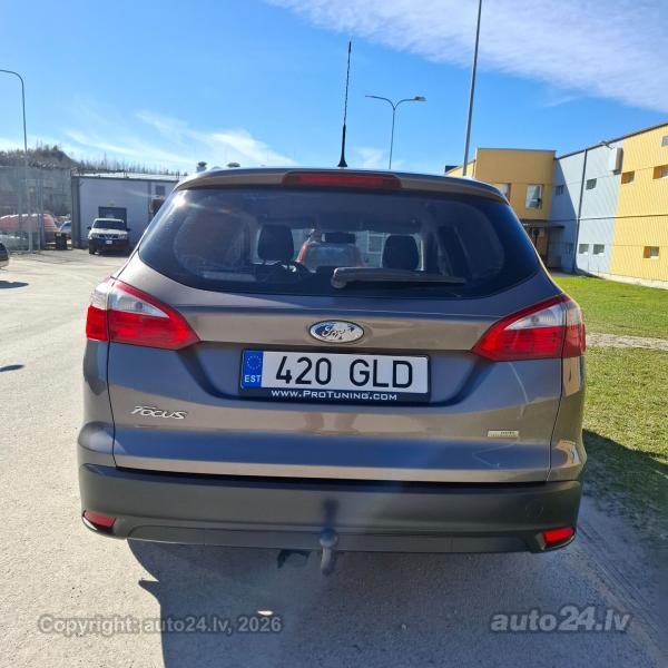 Pelēks Ford Focus 2012 Tallina, ar dzinēja tilpumu 1.60 L un nobraukumu 329 tūkst. km par 4000 €, foto 4 vietnē AUTOMOTO.COM.LV