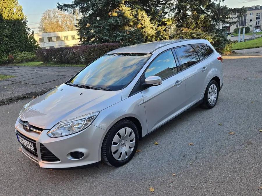 Grey Ford Focus 2012 in Jekabpils, with an engine capacity of 1.60 L and mileage of 291 thousand km for 4490 €, photo 1 on AUTOMOTO.COM.LV