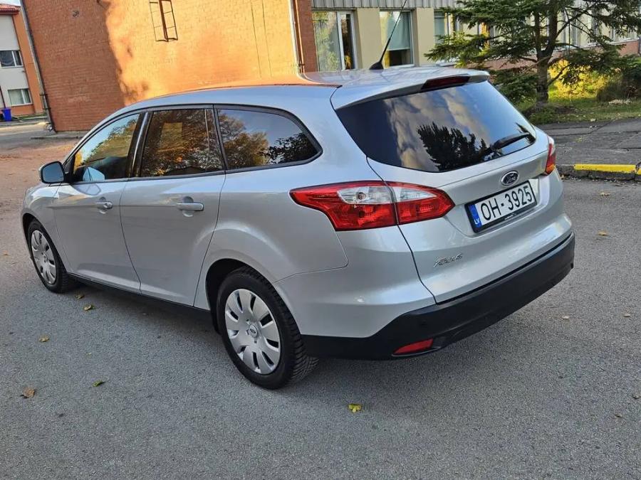 Grey Ford Focus 2012 in Jekabpils, with an engine capacity of 1.60 L and mileage of 291 thousand km for 4490 €, photo 8 on AUTOMOTO.COM.LV