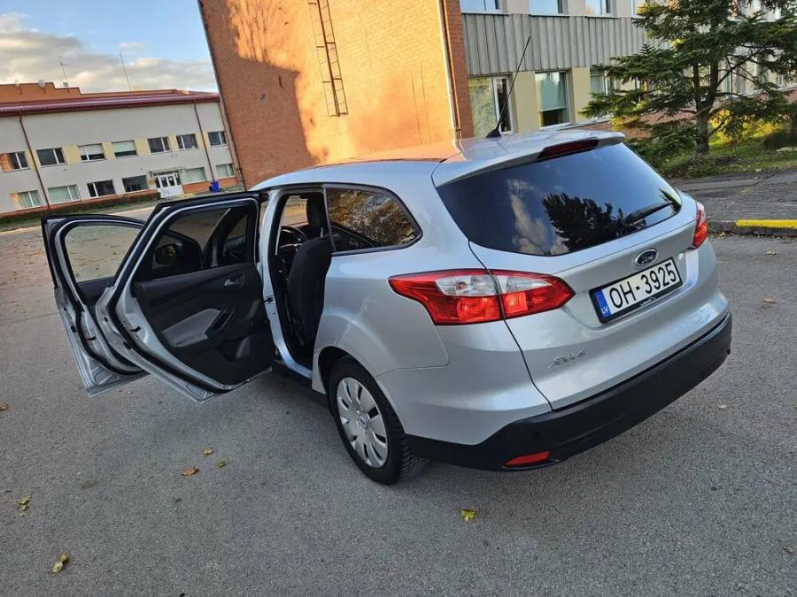 Grey Ford Focus 2012 in Jekabpils, with an engine capacity of 1.60 L and mileage of 291 thousand km for 4490 €, photo 13 on AUTOMOTO.COM.LV