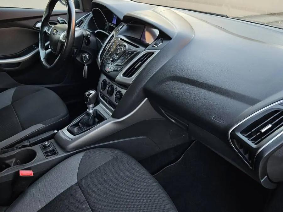 Grey Ford Focus 2012 in Jekabpils, with an engine capacity of 1.60 L and mileage of 291 thousand km for 4490 €, photo 24 on AUTOMOTO.COM.LV