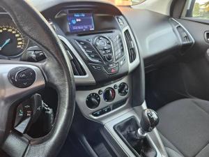 Grey Ford Focus 2012 in Jekabpils, with an engine capacity of 1.60 L and mileage of 291 thousand km for 4490 €, photo 27 on AUTOMOTO.COM.LV