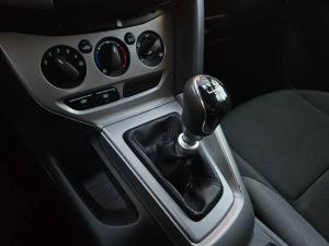 Grey Ford Focus 2012 in Jekabpils, with an engine capacity of 1.60 L and mileage of 291 thousand km for 4490 €, photo 29 on AUTOMOTO.COM.LV